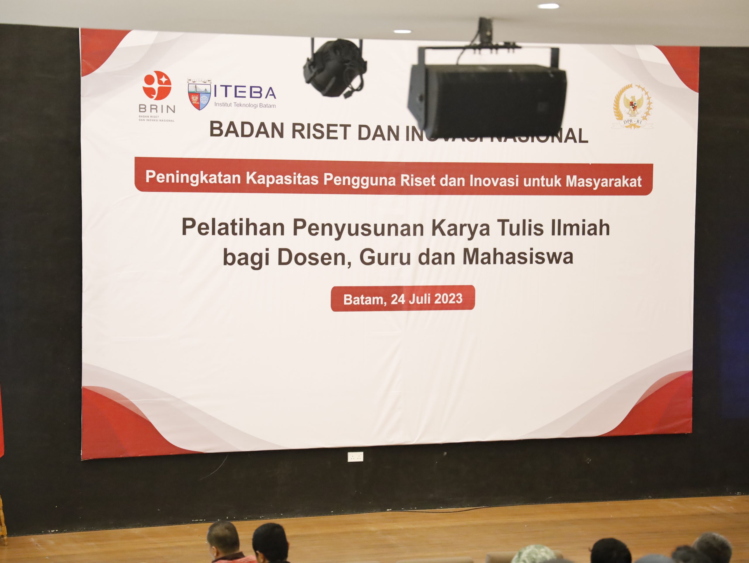 BRIN Menggelar Pelatihan Penyusunan Karya Tulis Ilmiah untuk Dosen, Guru, dan Mahasiswa di ...