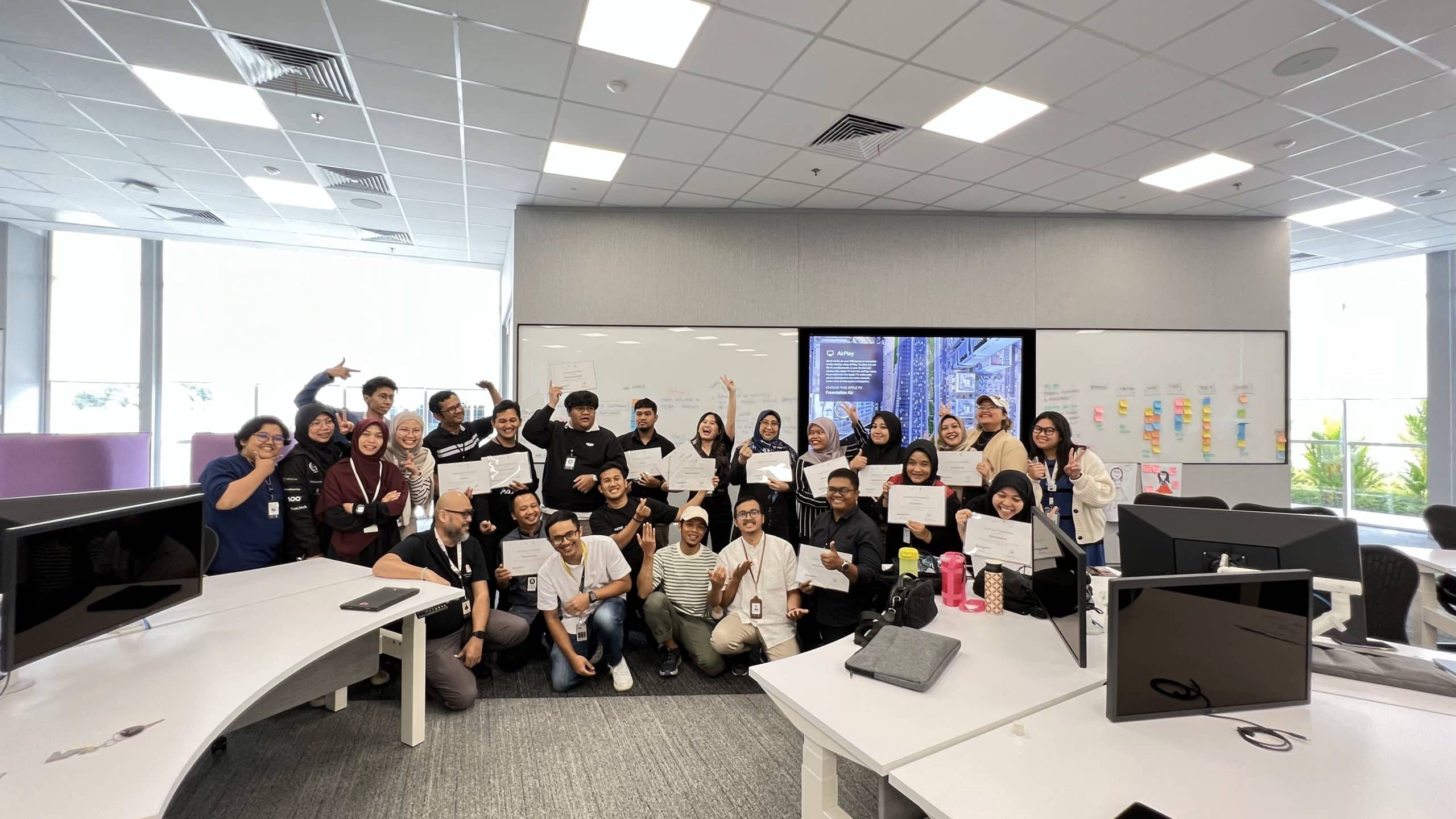 Dosen ITEBA Kembangkan Kemampuan Interaktif Melalui Apple Foundation ...